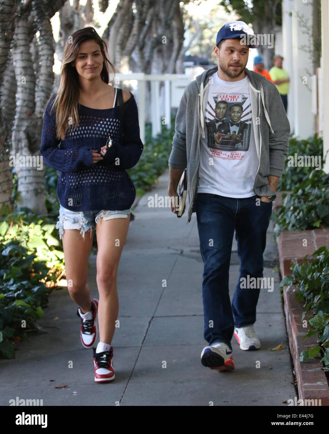 Jerry Ferrara and his girlfriend, Breanne Racano have lunch at Alfred's ...