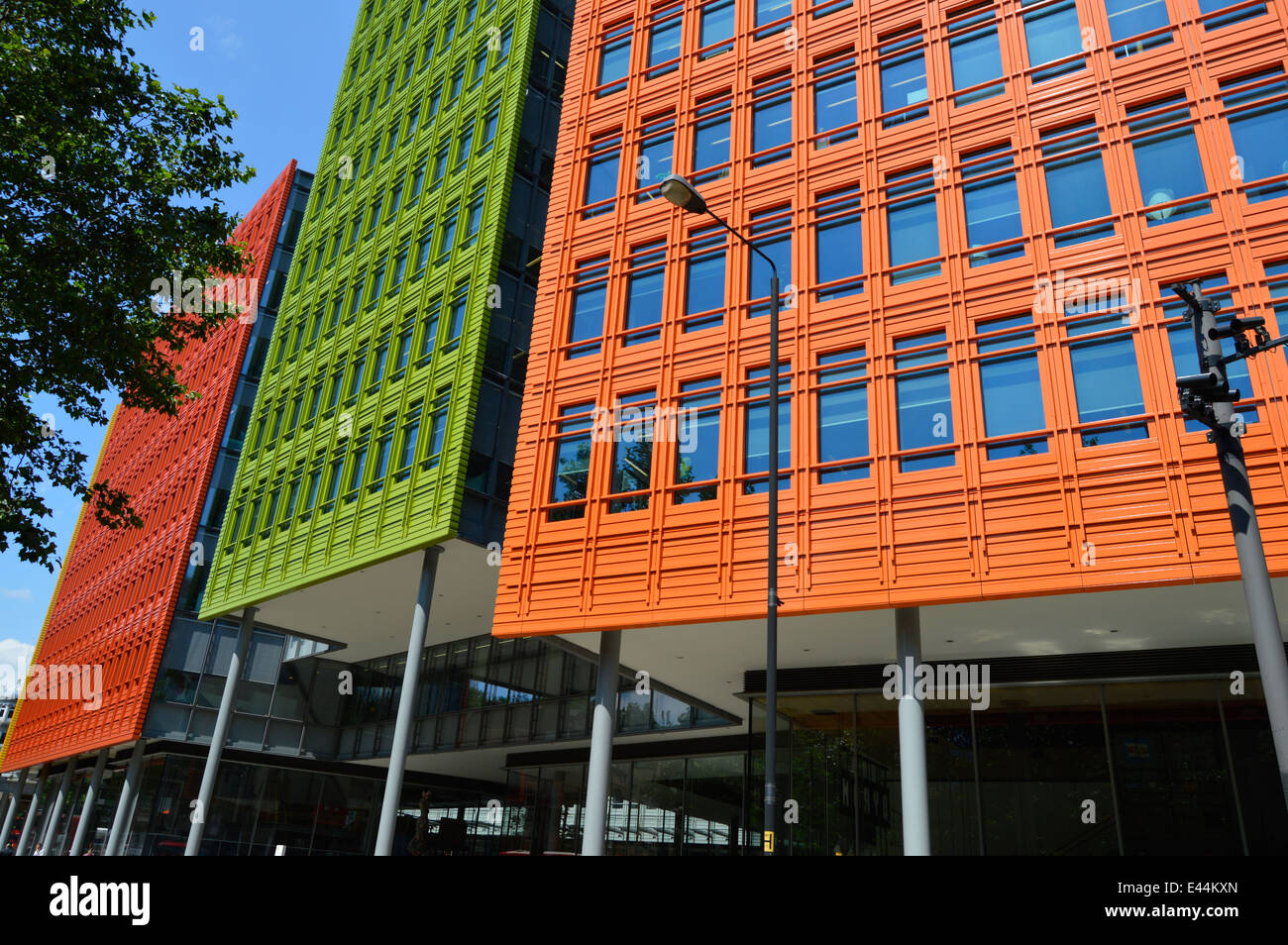 London colourful buildings hi-res stock photography and images - Alamy