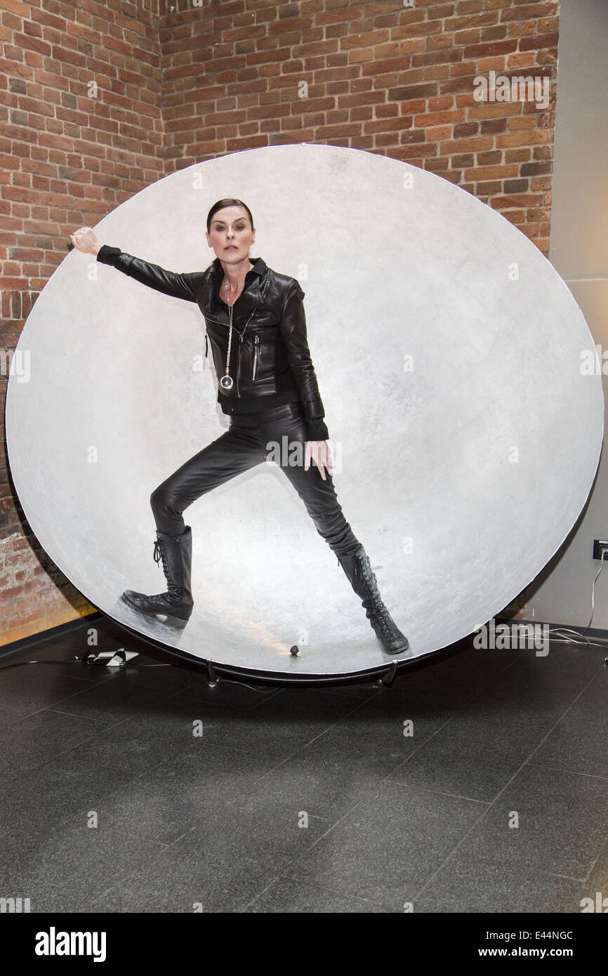 Featuring lisa stansfield hi-res stock photography and images - Alamy