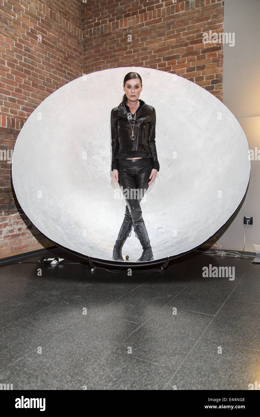 Lisa Stansfield promoting her new album 'Seven' during a photocall at ...
