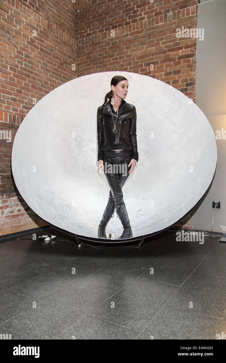 Lisa Stansfield promoting her new album 'Seven' during a photocall at ...