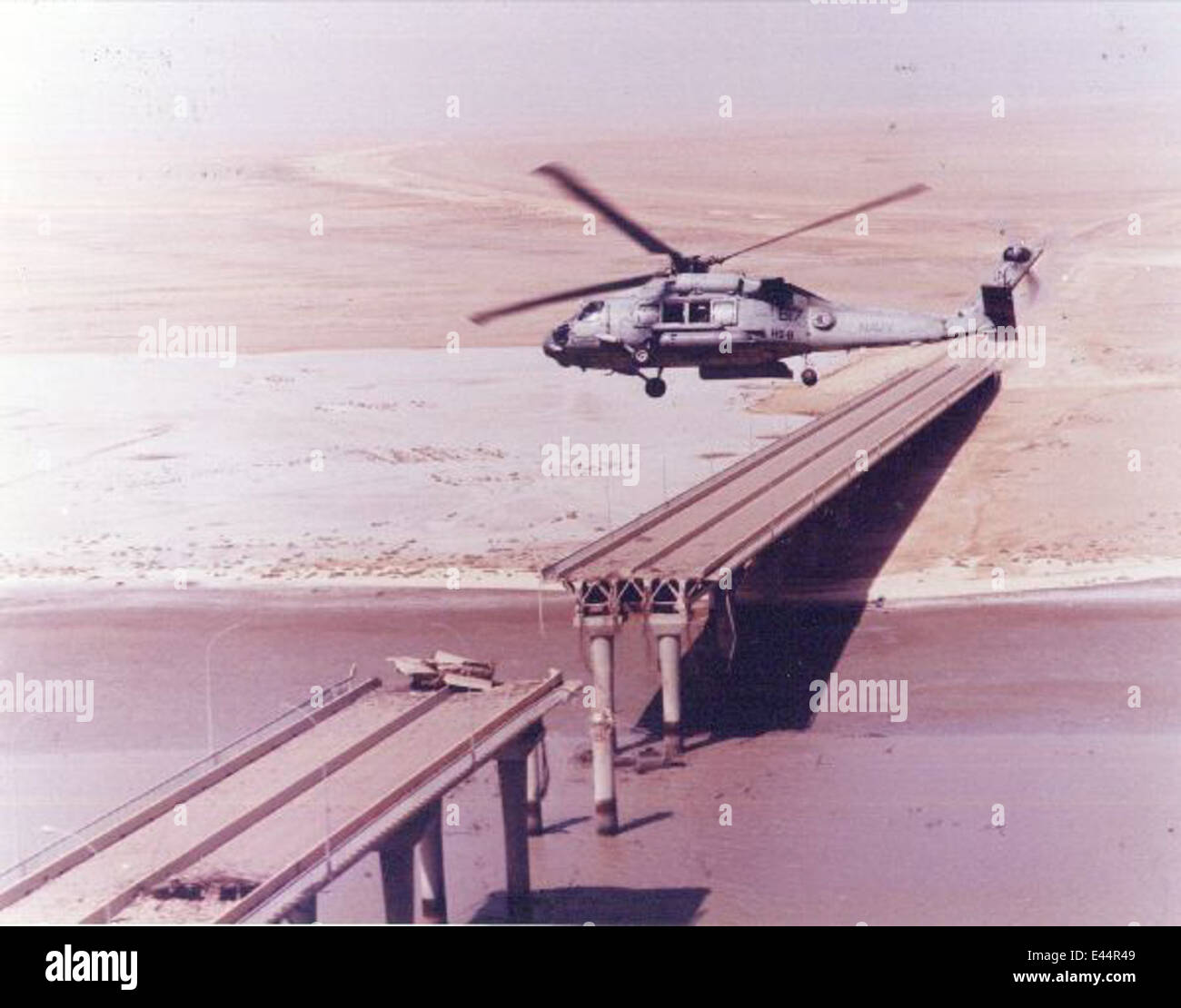 Historic Bridge Iraq High Resolution Stock Photography and Images - Alamy