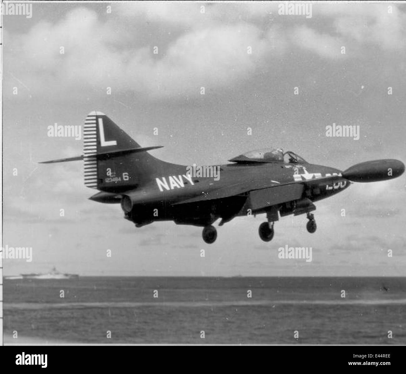 F9f panther hi-res stock photography and images - Alamy