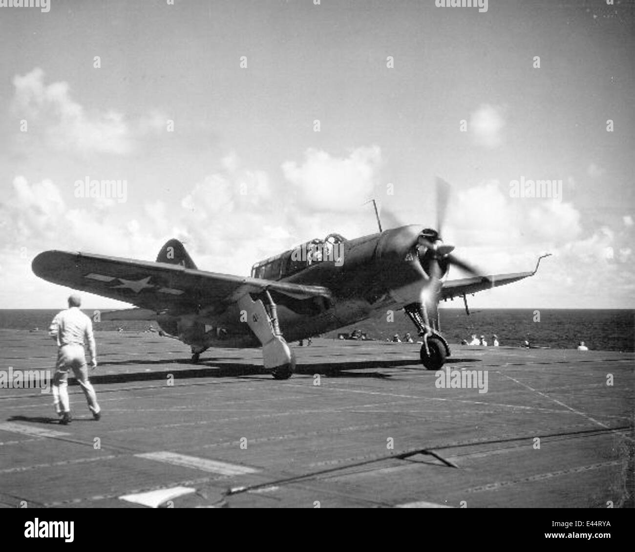 Sb2c 3 helldiver hi-res stock photography and images - Alamy