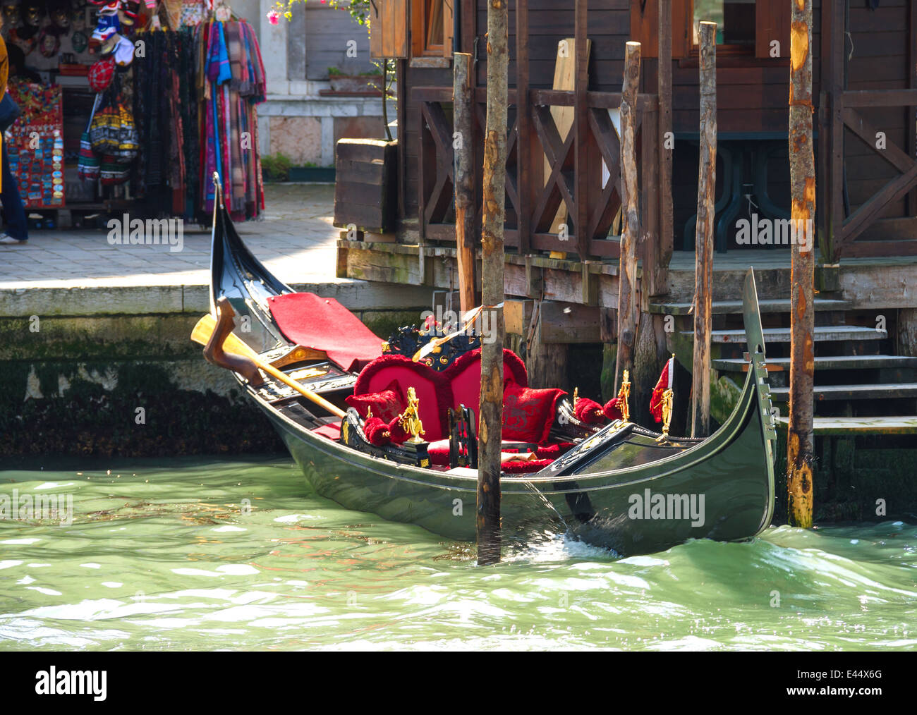 Gondola Service on the canal in Venice, Italy Stock Photo - Alamy