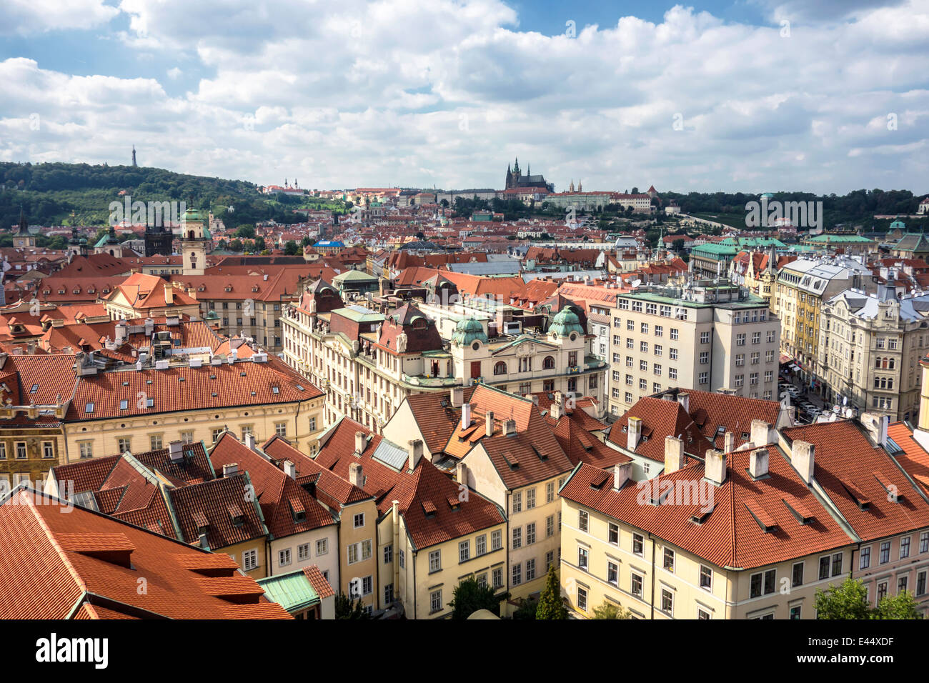 Buildings of red color hi-res stock photography and images - Alamy