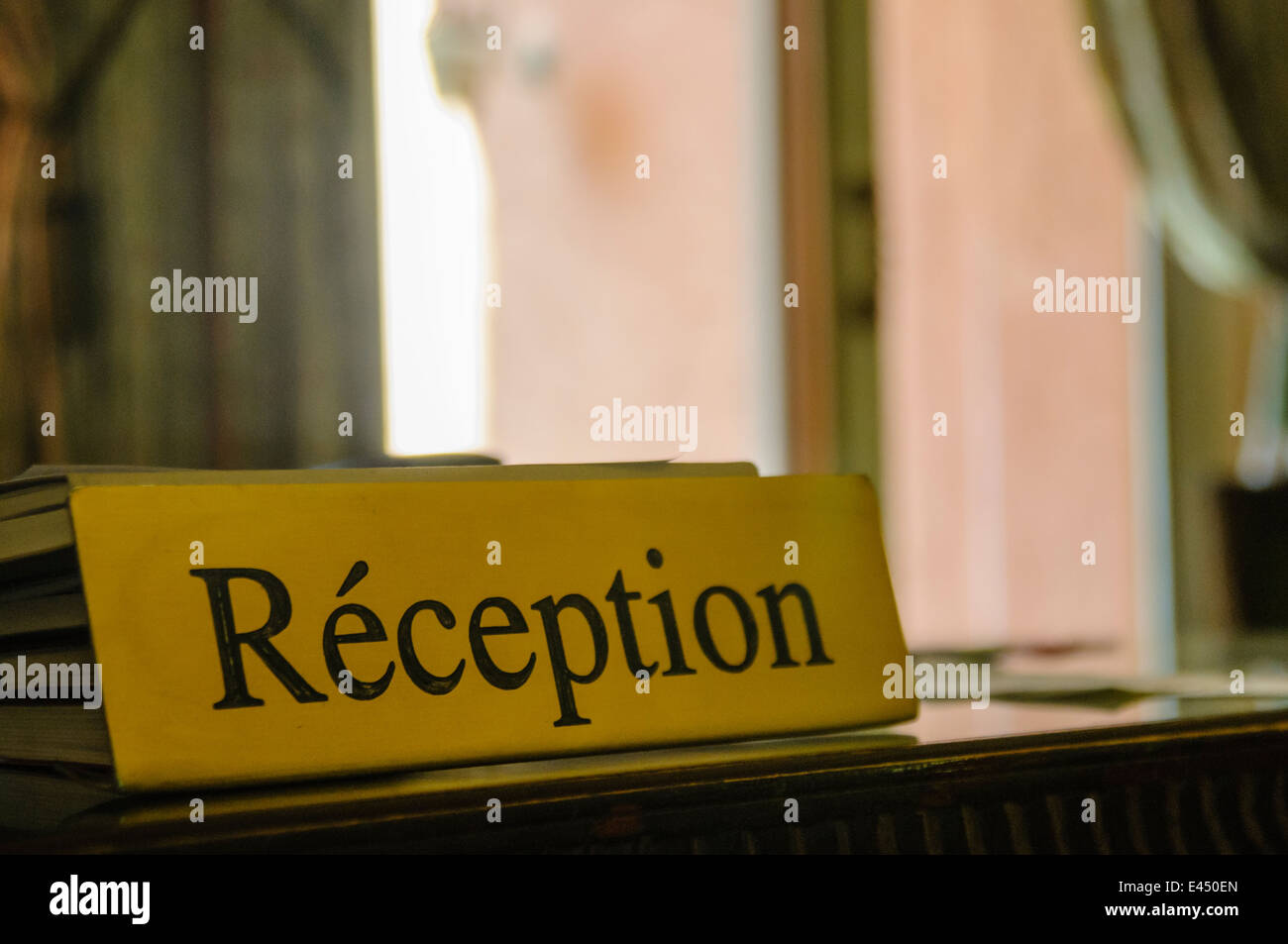Hotel reception desk hi-res stock photography and images - Alamy