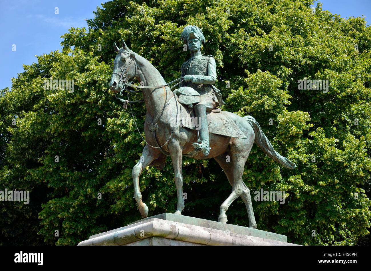 Chatham, Kent, England, UK. Statue (by Sydney March 1912) of Lord ...