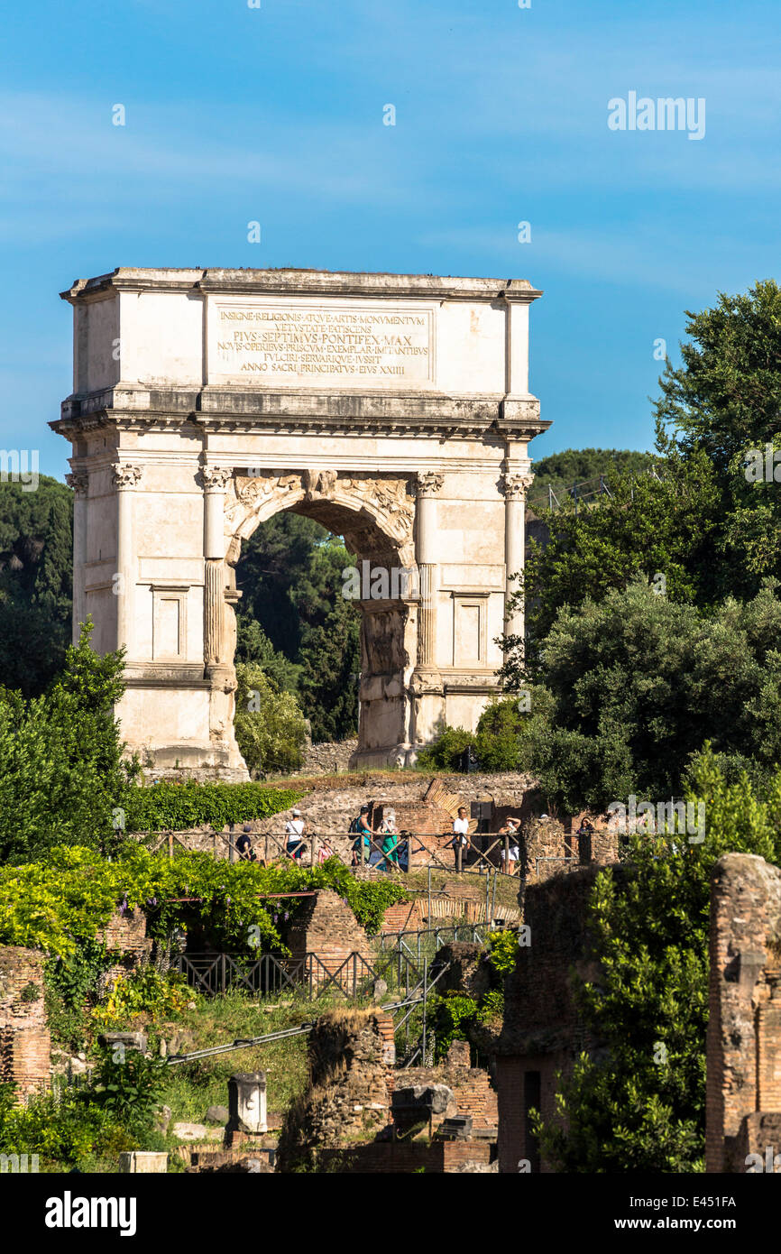 Rome forum arch hi-res stock photography and images - Alamy