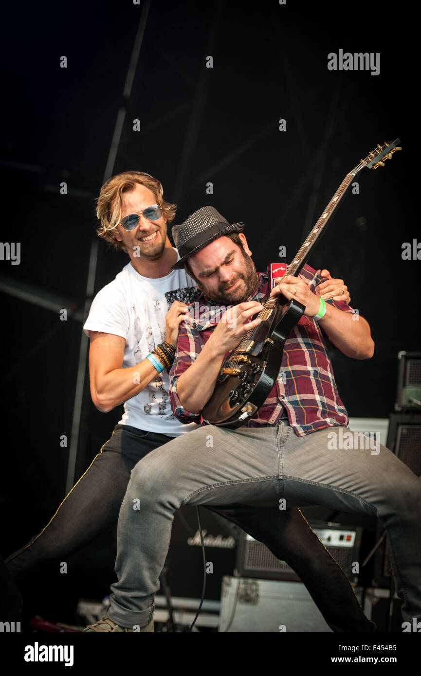 RPJ Band on stage at the pageant of of speed Cholmondeley castle Stock ...