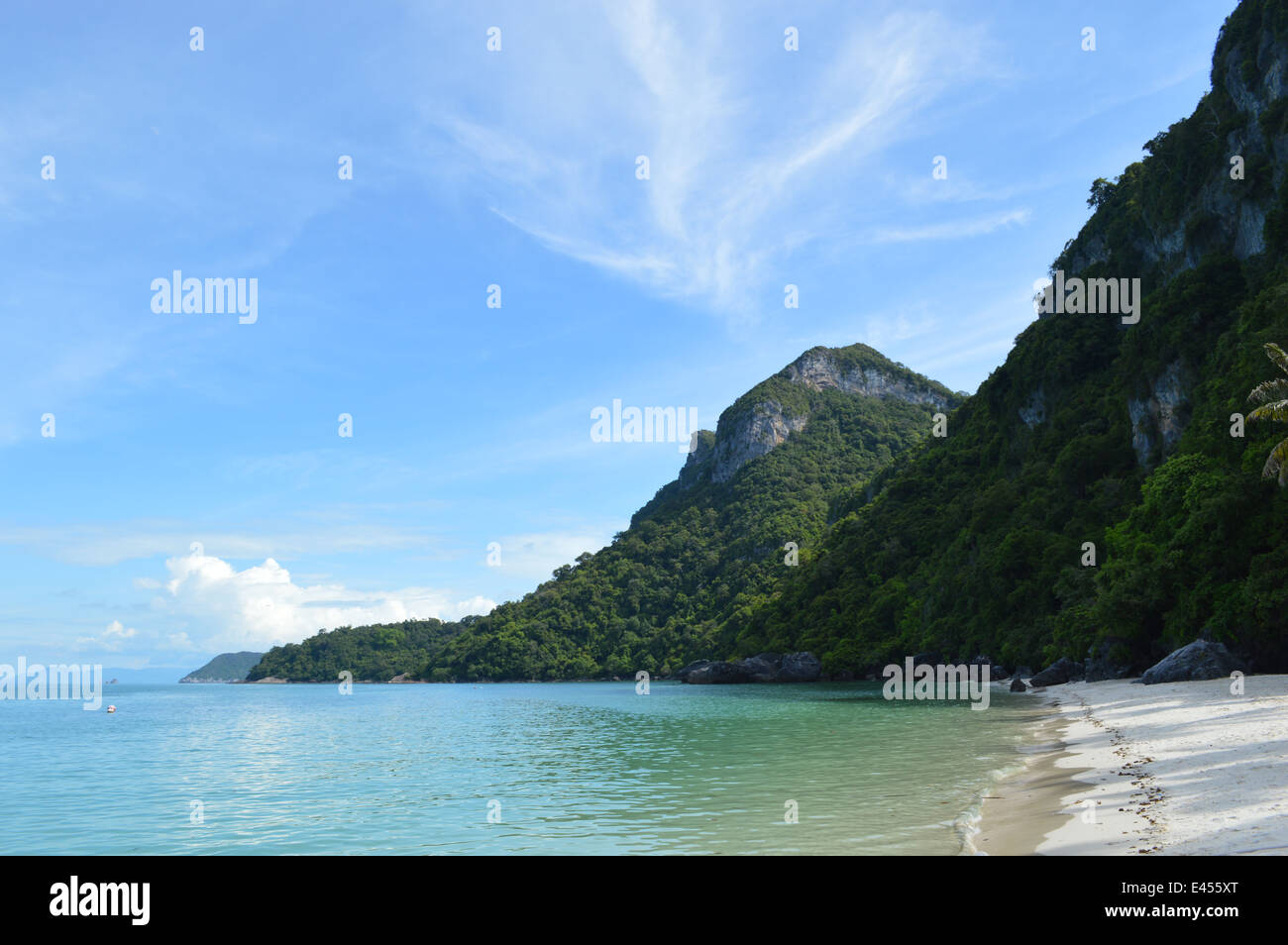 Deserted beach in Ang Thong National Park, Thailand Stock Photo - Alamy