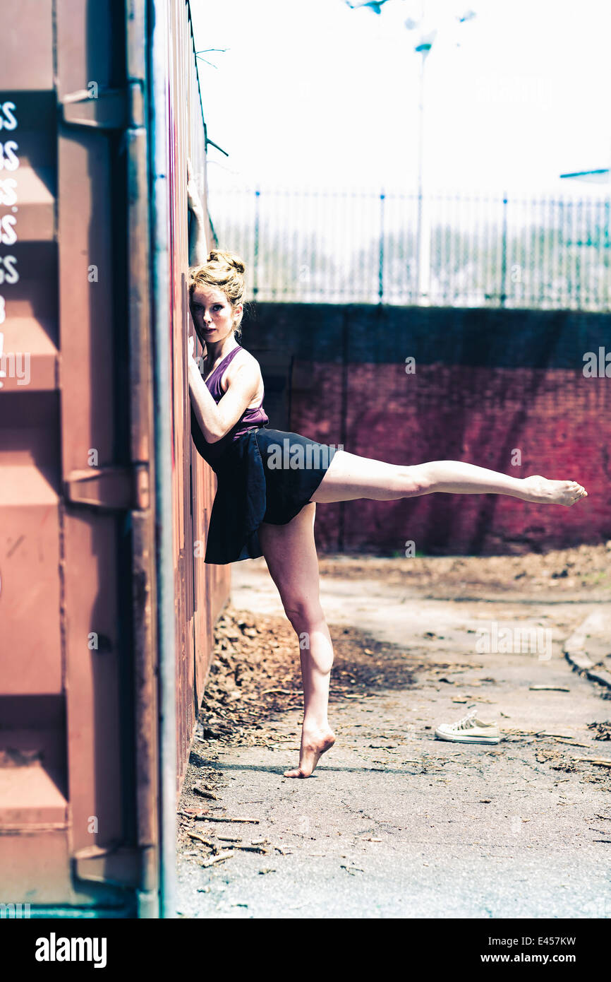 Urban dancer hi-res stock photography and images - Alamy