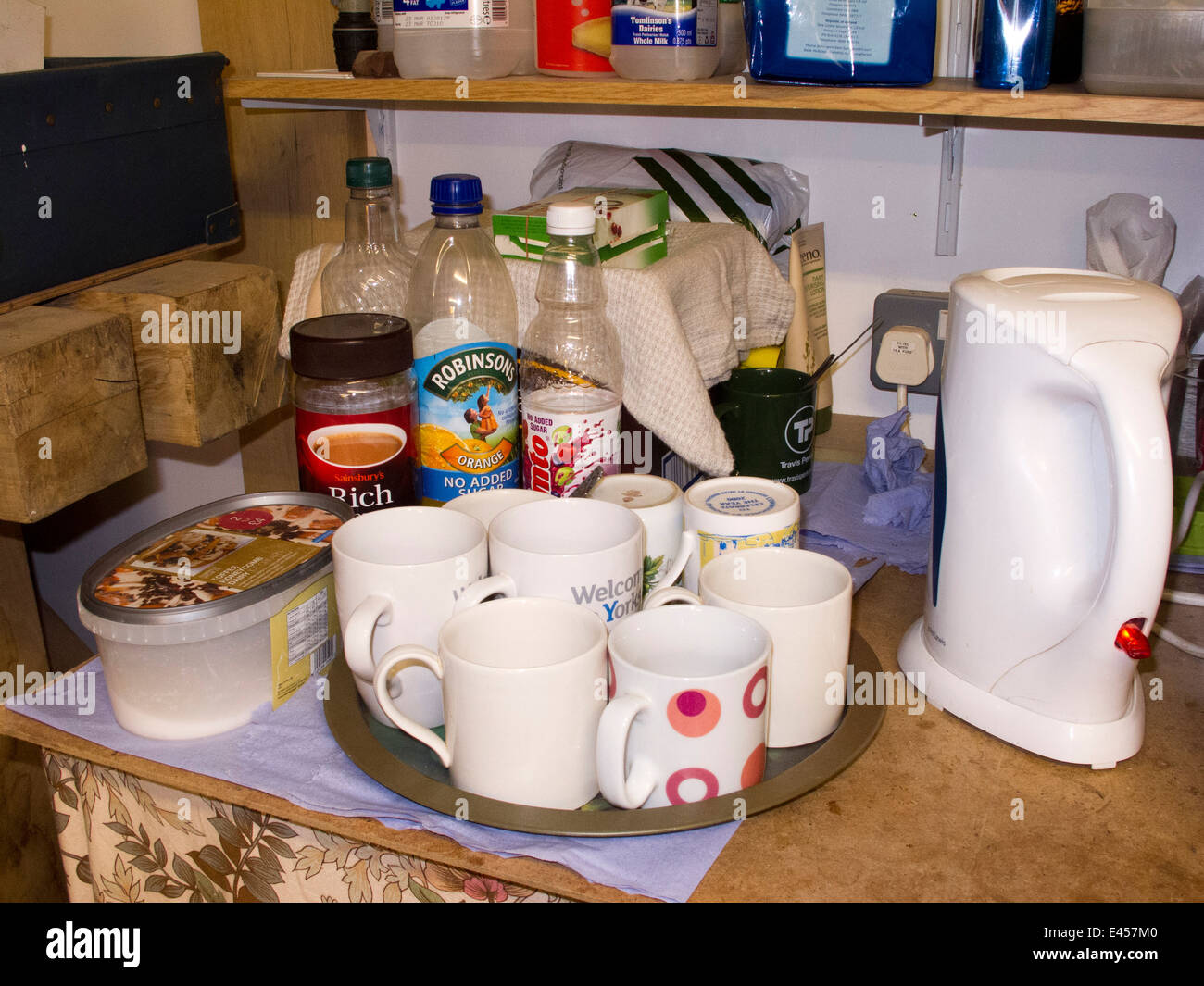 Tea workers house hi-res stock photography and images - Alamy