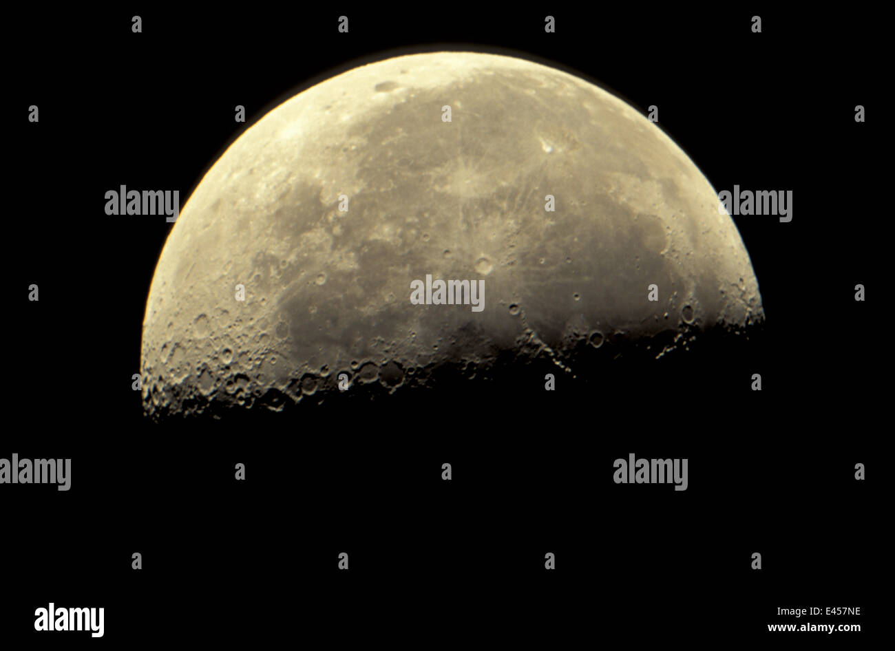 21-day-old waning moon. Last quarter Stock Photo - Alamy