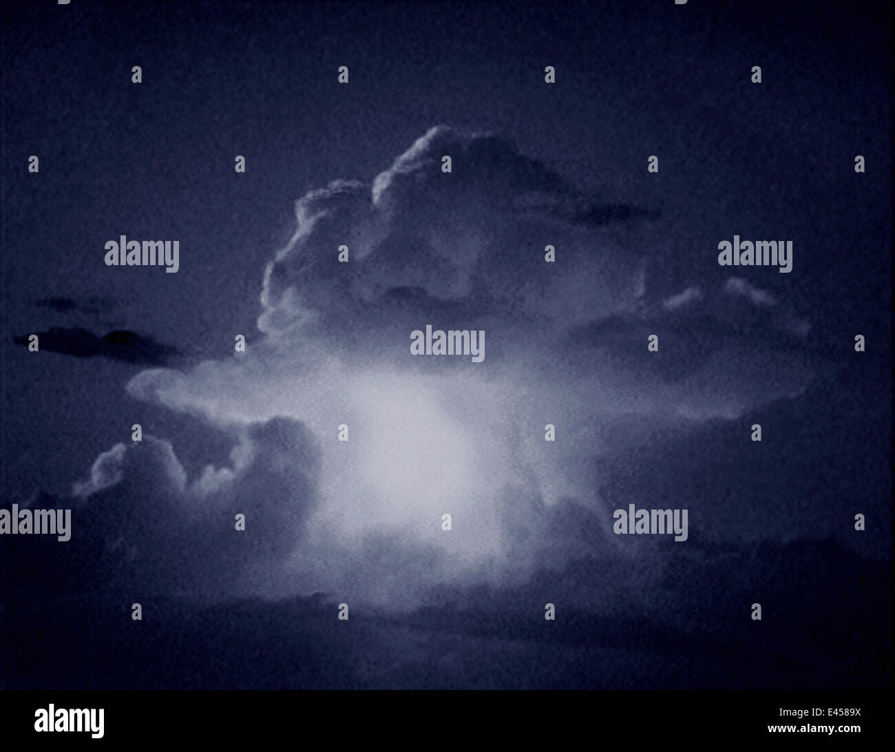 Weather lightning storm over africa hi-res stock photography and images ...