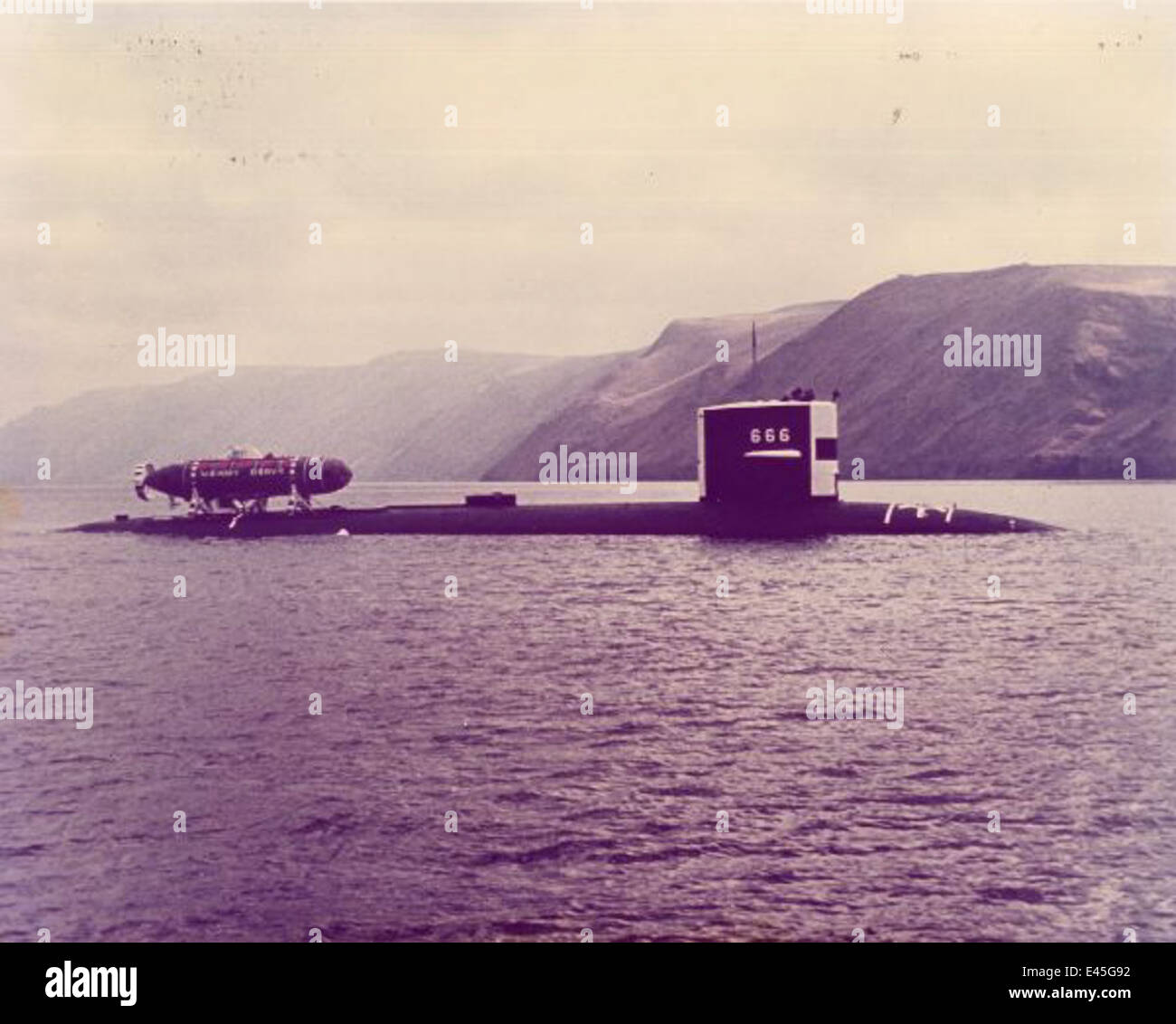The USS Halibut (SSN-666), a nuclear-powered submarine, with its Deep ...