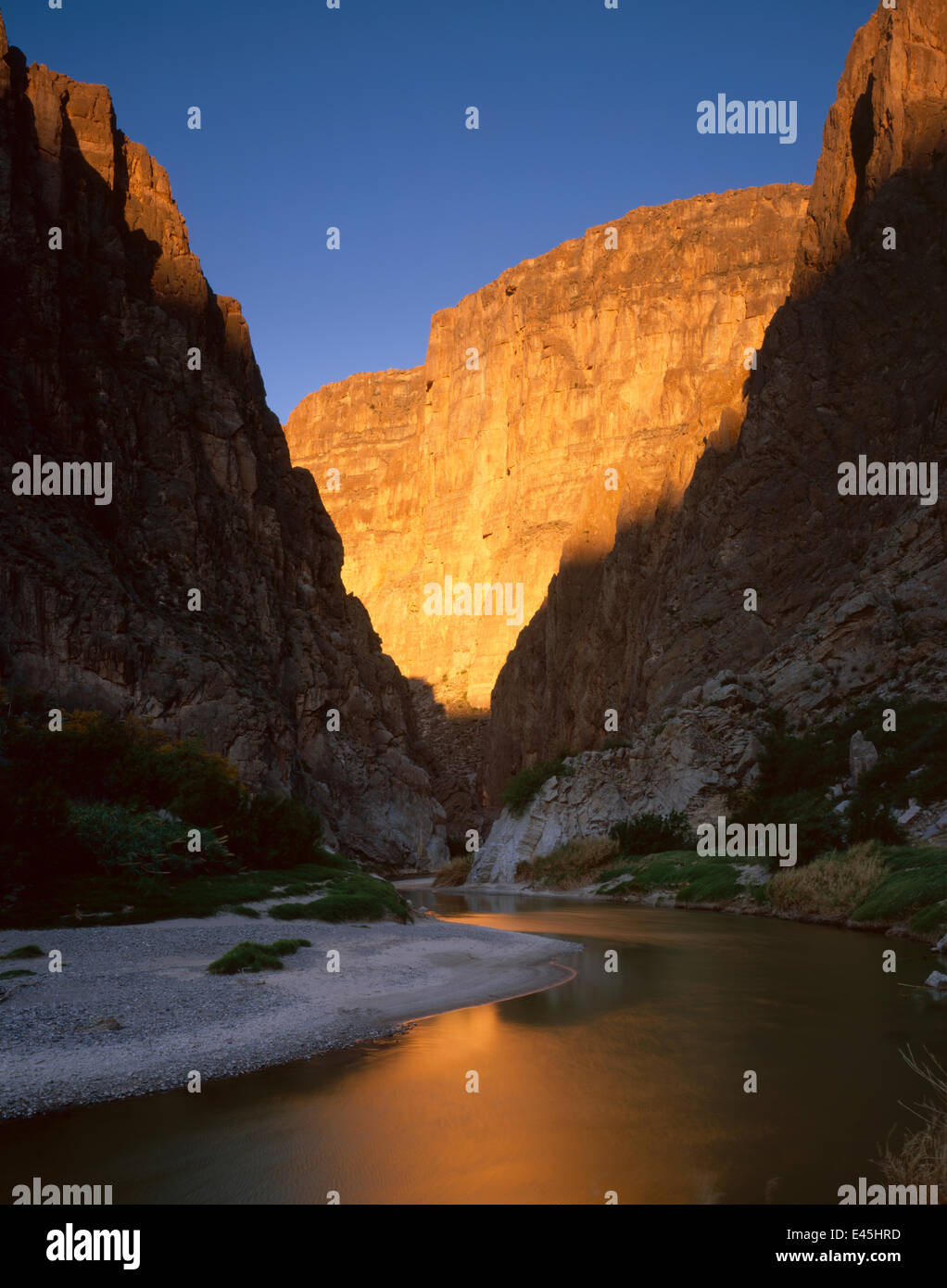 Rio Grande passing through the towering cliffs of the Mariscal Canyon ...