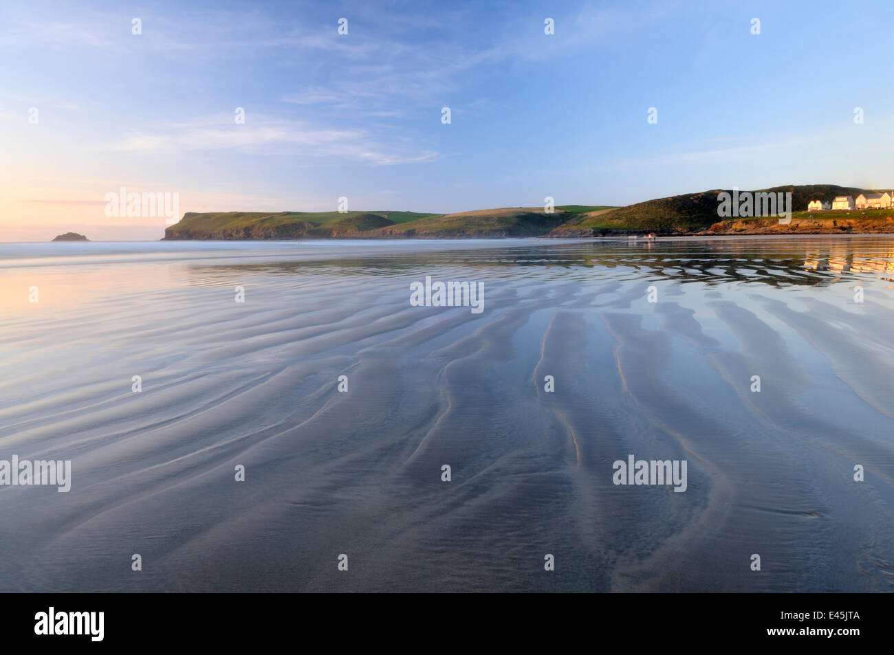 Cornwall blue flag beaches hi-res stock photography and images - Alamy