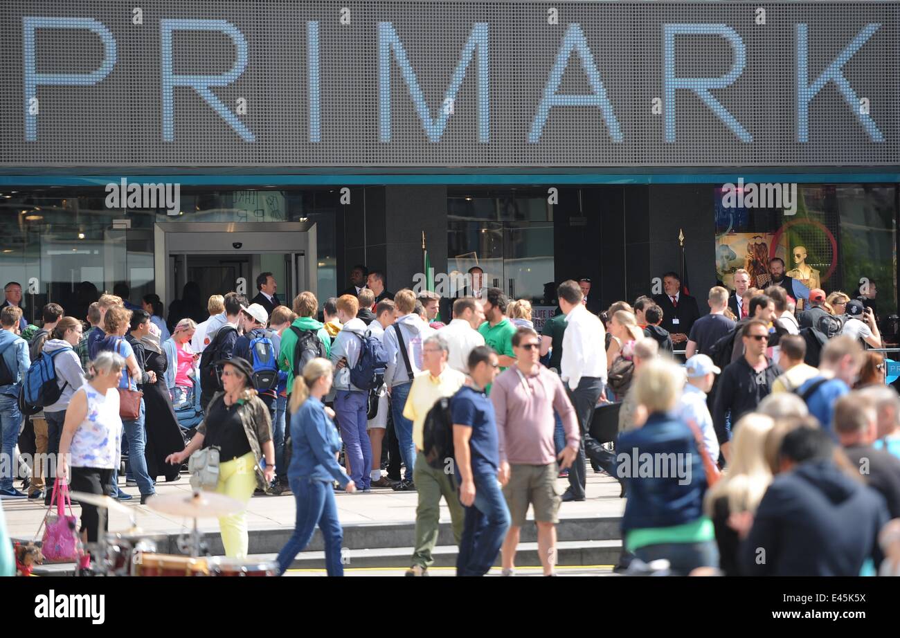 Berlin germany primark alexanderplatz hi-res stock photography and ...