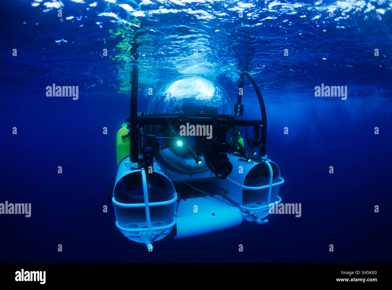 Submersible underwater research hi-res stock photography and images - Alamy
