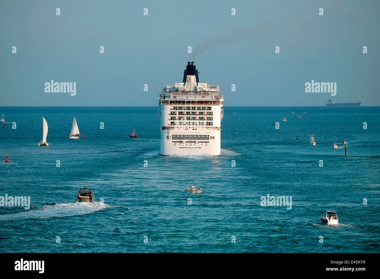 Port of miami and cruise hi-res stock photography and images - Alamy