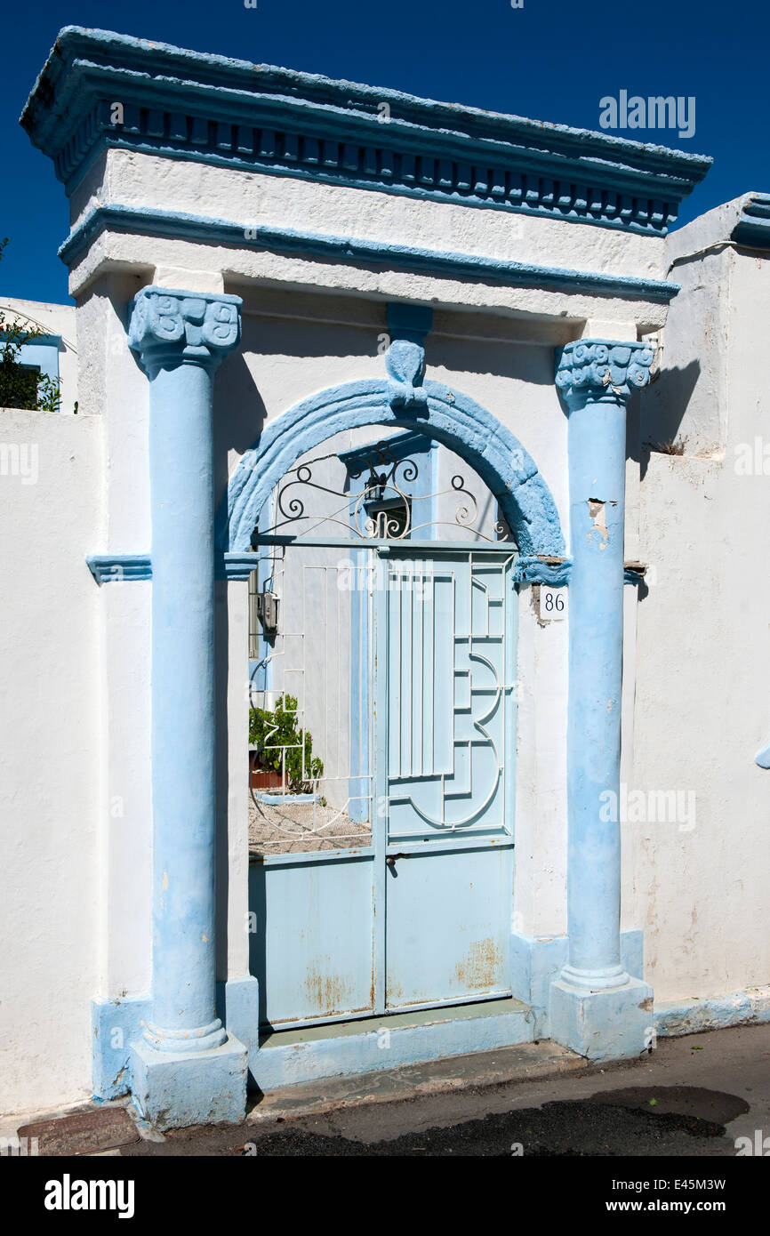 Griechenland, Rhodos, Koskinou, schönes Haustor Stock Photo - Alamy