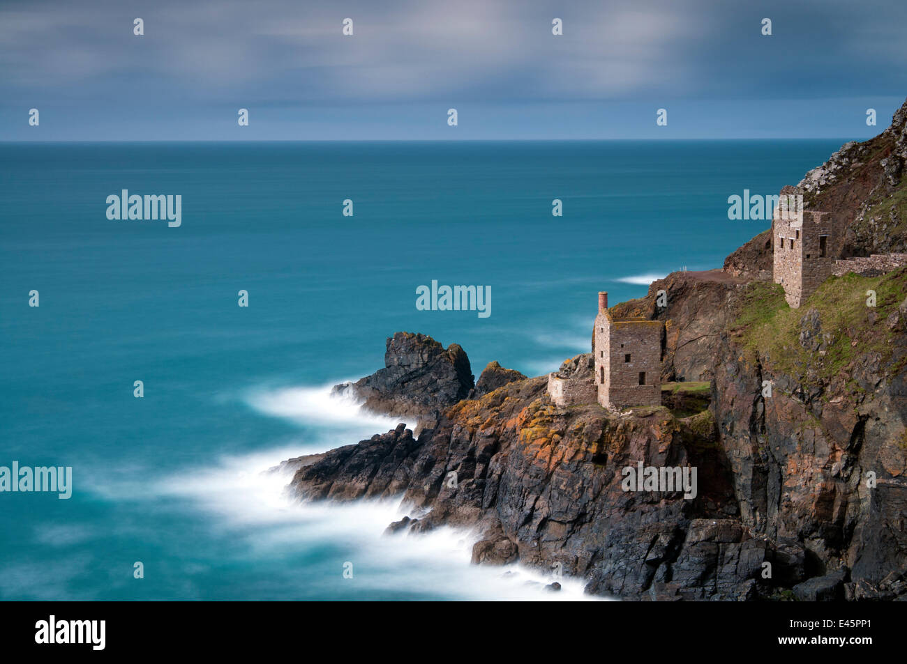 Ruined tin mineshafts at Botallack Head, near St Just, Cornwall ...