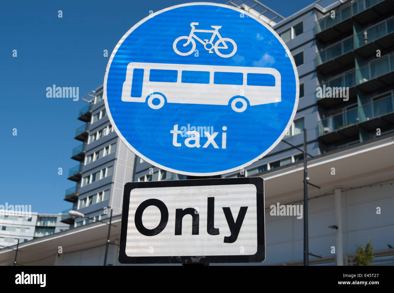 Sign taxis hi-res stock photography and images - Alamy