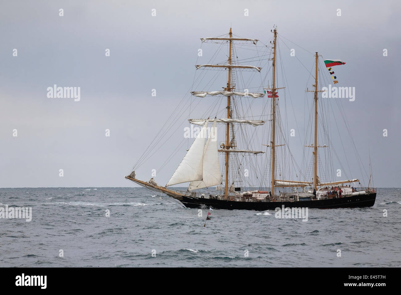 Tall ship regatta hi-res stock photography and images - Alamy