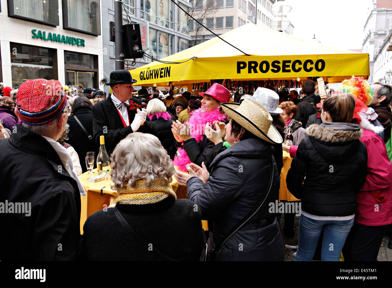 Prosecco drink stand hi-res stock photography and images - Alamy