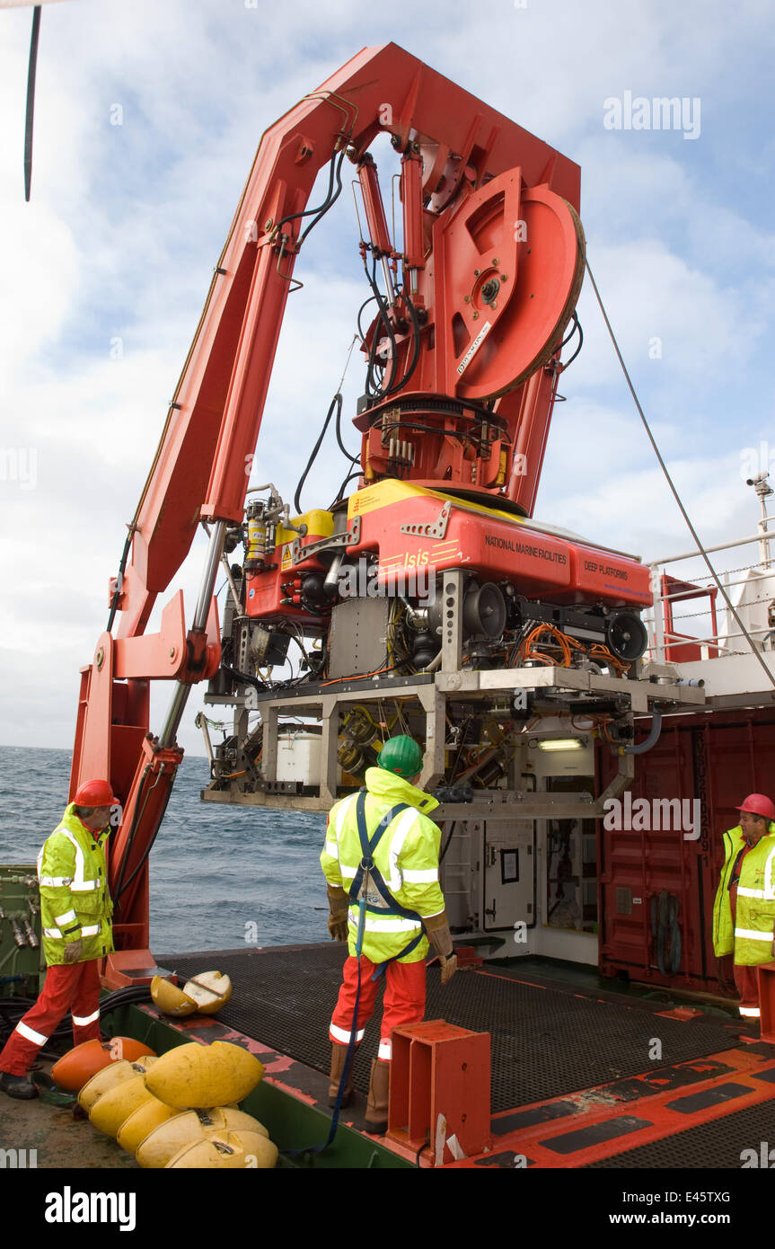 Launching ROV Isis (remotely operated vehicle) from James Cook research ...