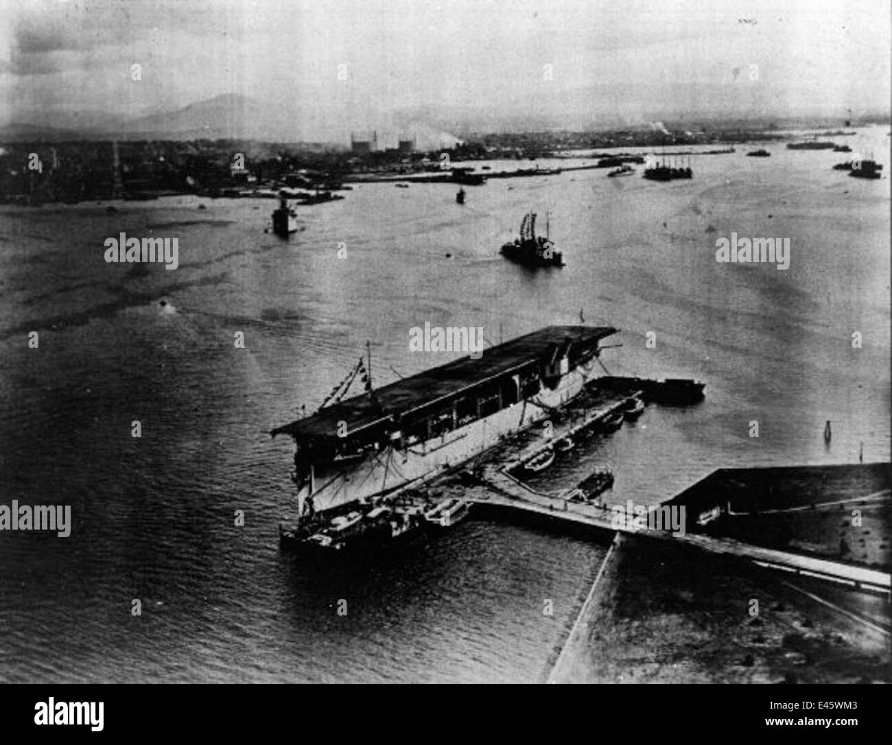Pier aviation Black and White Stock Photos & Images - Alamy