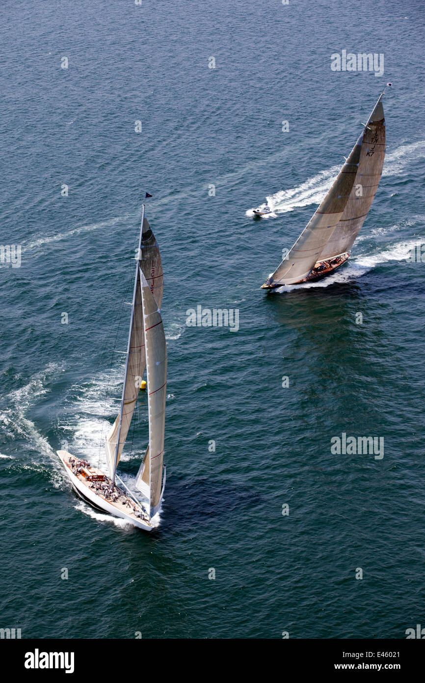 Aerial view of J-Class yachts "Ranger" and "Velsheda" rounding marker ...