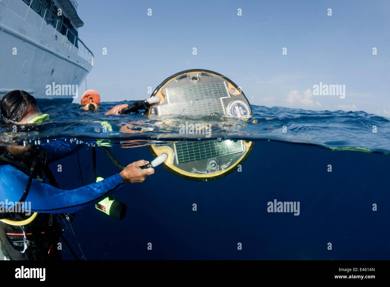 Measuring sea level hi-res stock photography and images - Alamy