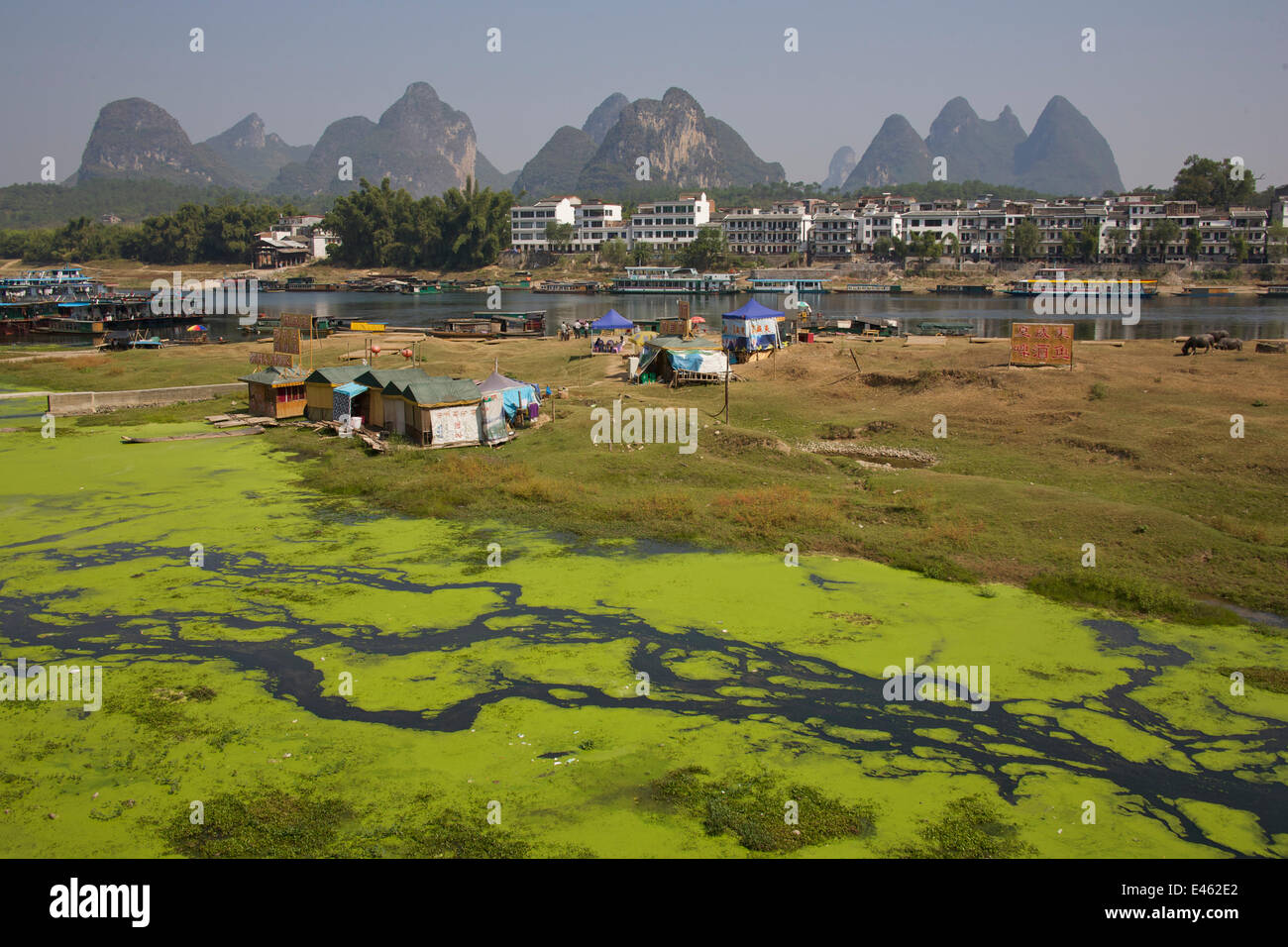 Polluted river china hi-res stock photography and images - Alamy
