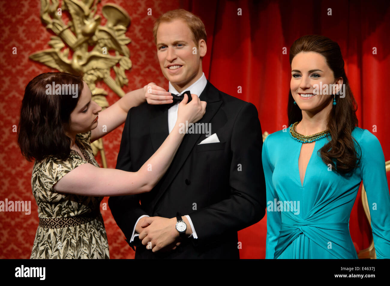 The wax figures of William, Duke of Cambridge and Kate, Duchess of ...