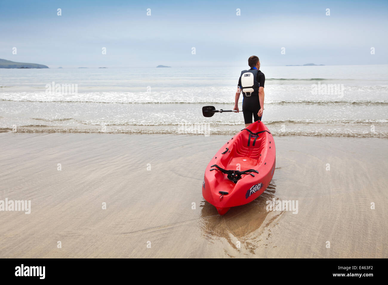 Man pulling kayak hi-res stock photography and images - Alamy