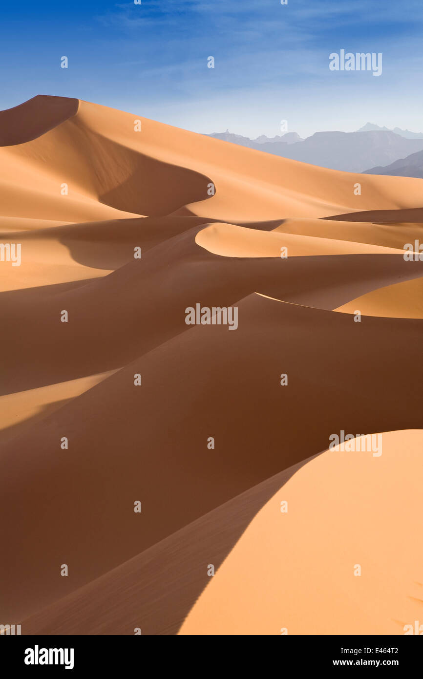 Sand dunes in the Libyan desert, Sahara, Libya, North Africa, December ...