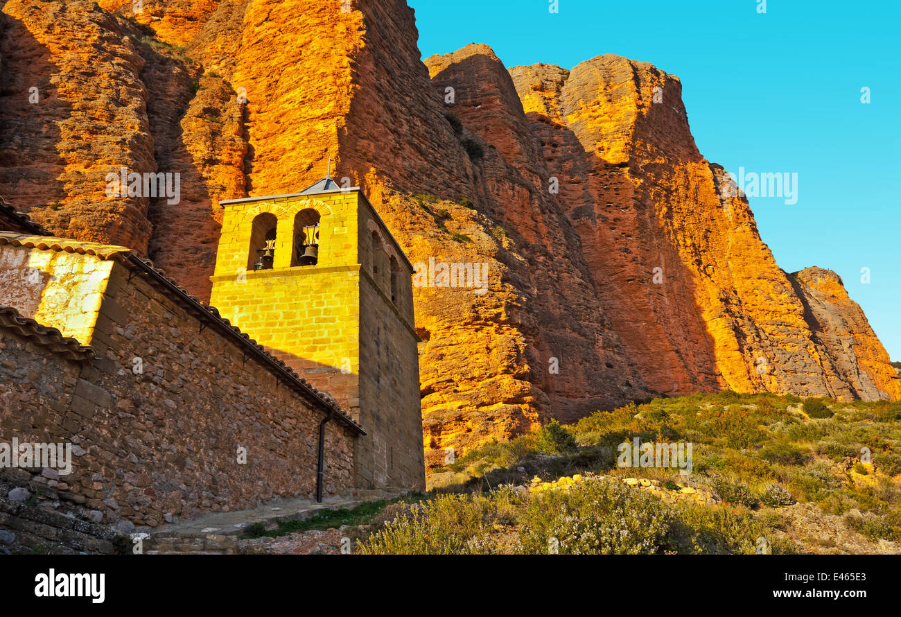 Medieval spanish architecture hi-res stock photography and images - Alamy