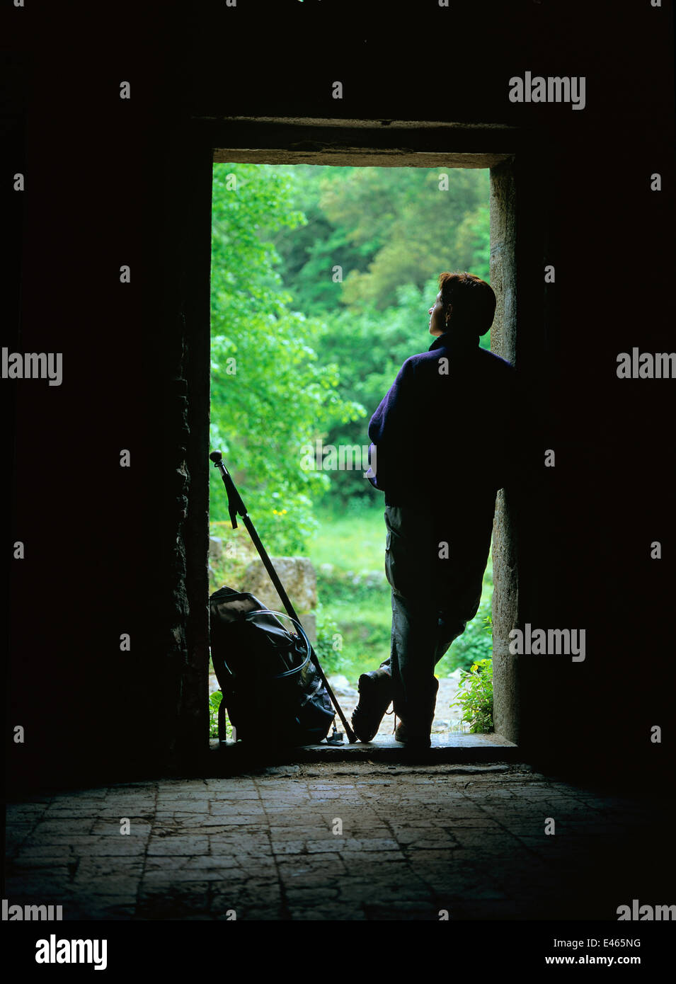 Sheltering from rain hi-res stock photography and images - Alamy