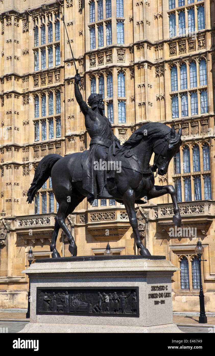 Equestrian statue of king richard i hi-res stock photography and images ...