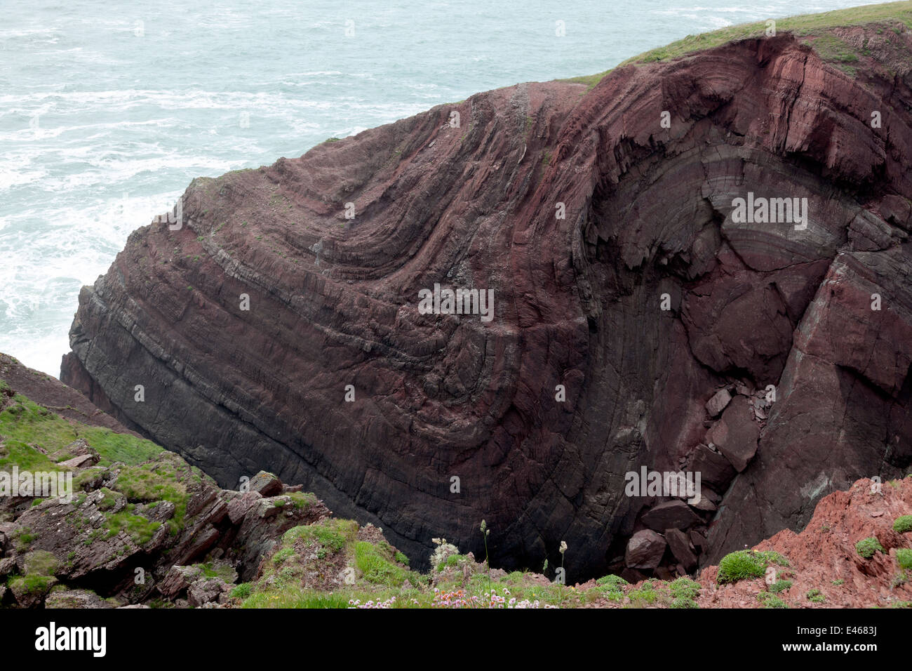 Cliff rock layers hi-res stock photography and images - Alamy