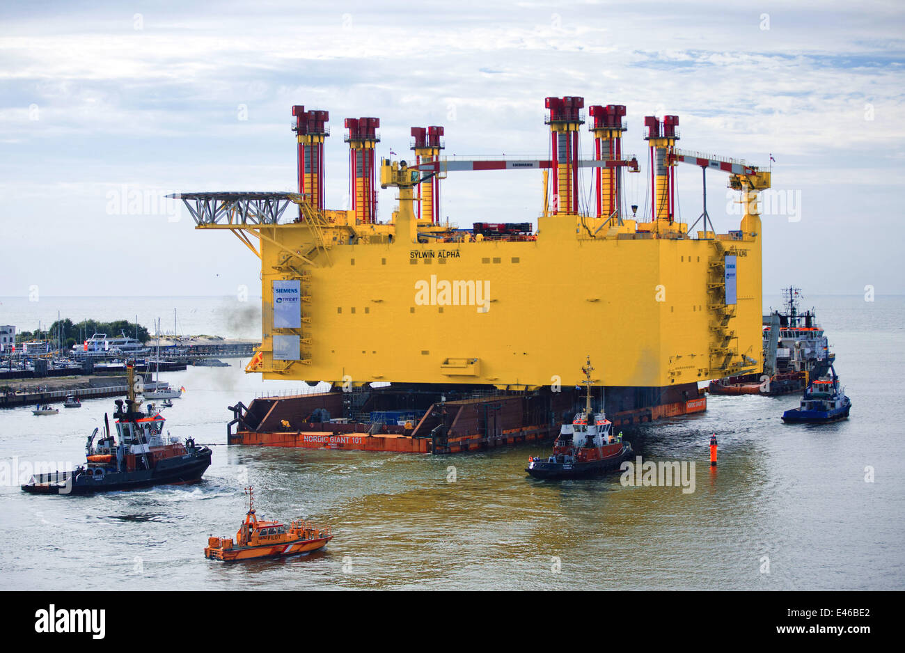 Tugs carried hi-res stock photography and images - Alamy