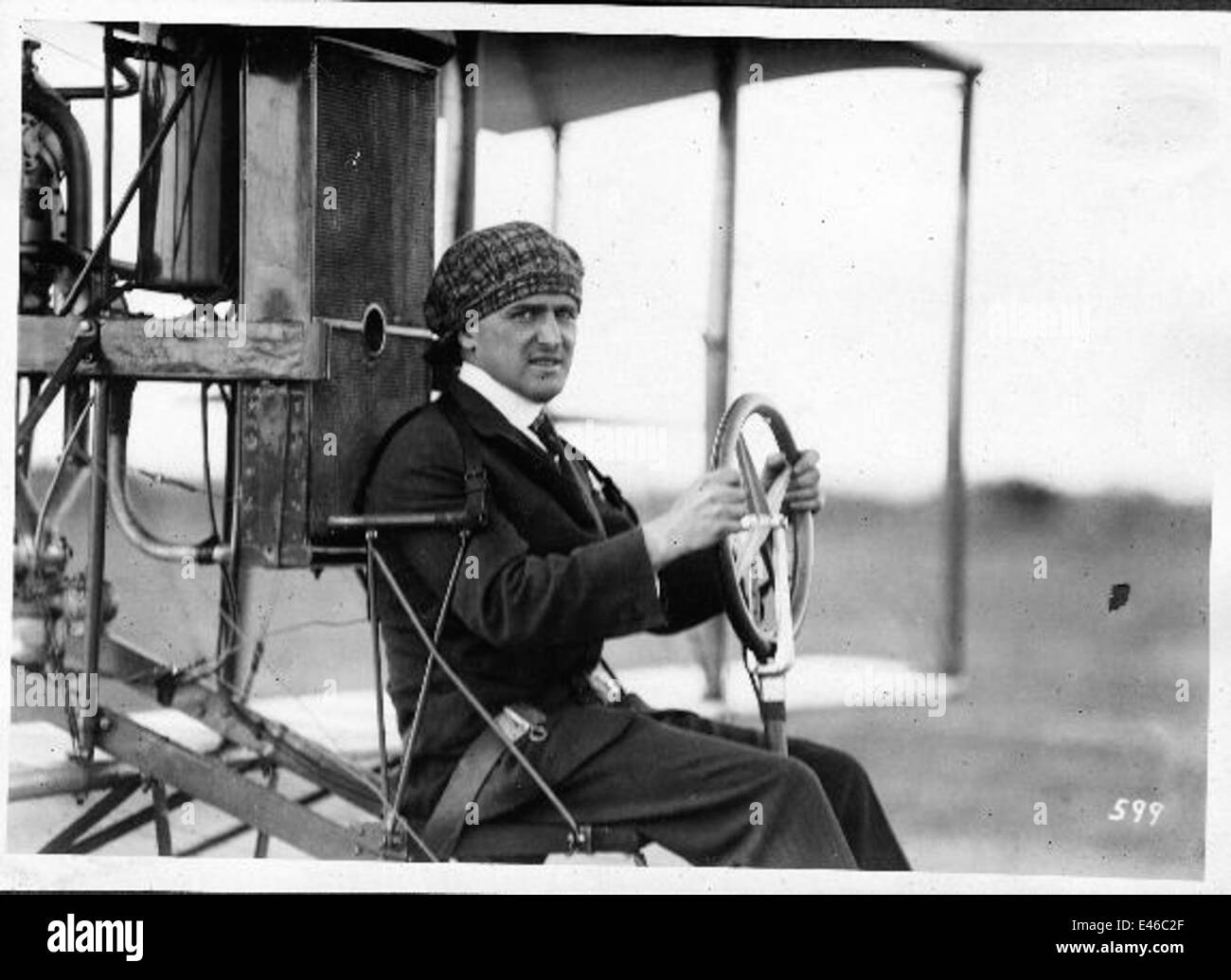 Historical photos of stunts Black and White Stock Photos & Images - Alamy