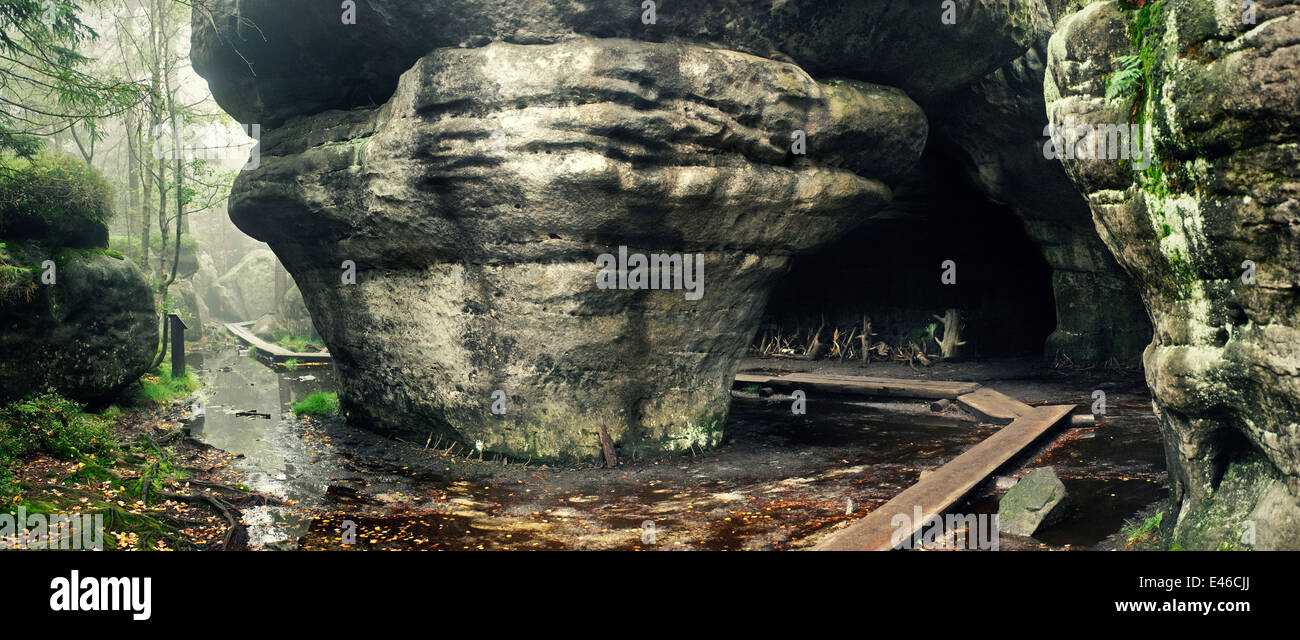 Labirynth hi-res stock photography and images - Alamy