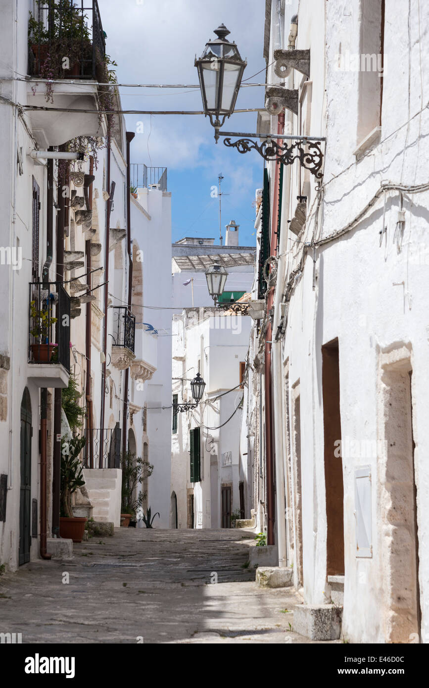 Medieval whitewashed streets of Ostuni, Puglia, Italy Stock Photo - Alamy