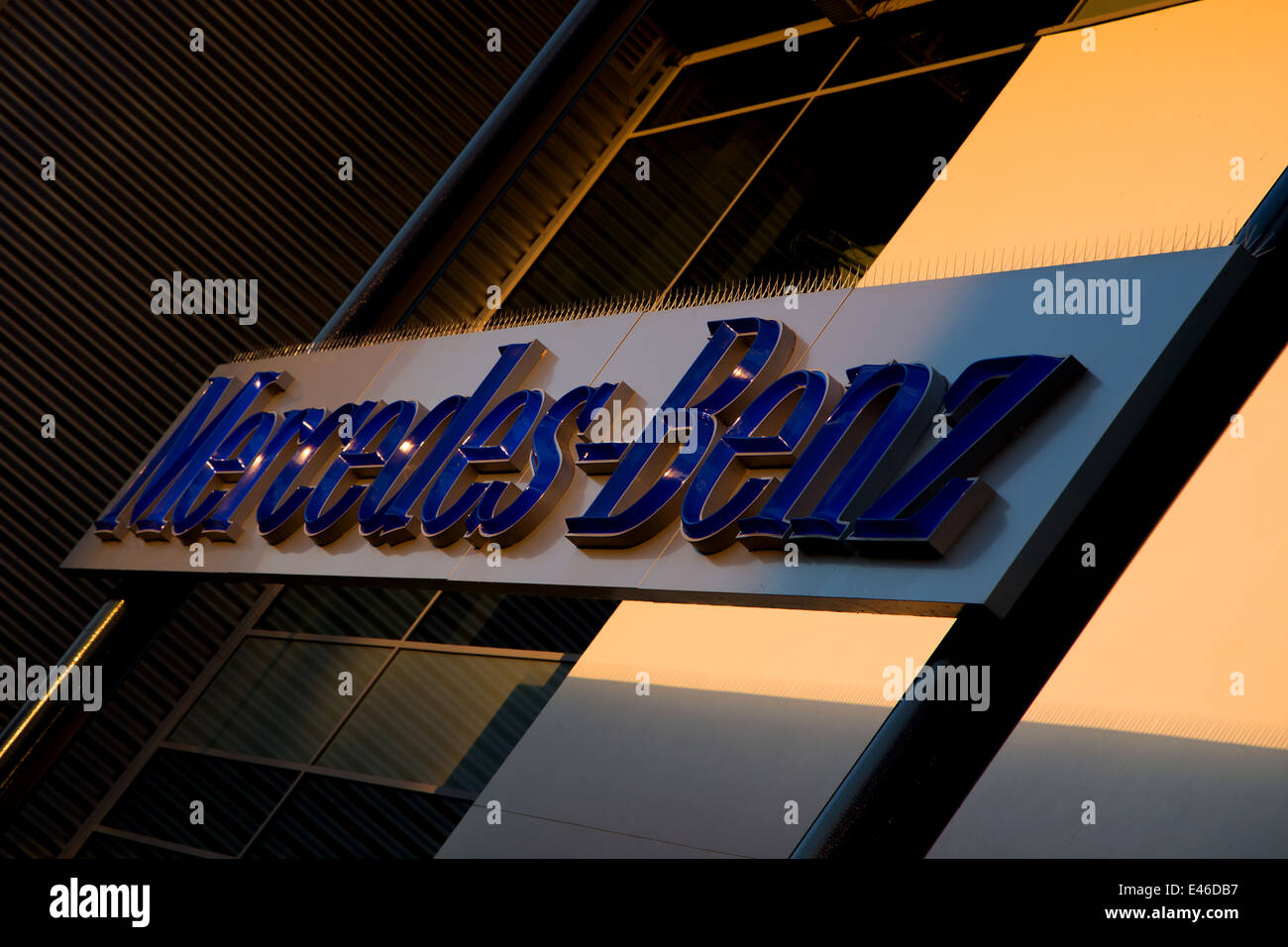 Mercedes benz world mercedes hi-res stock photography and images - Alamy