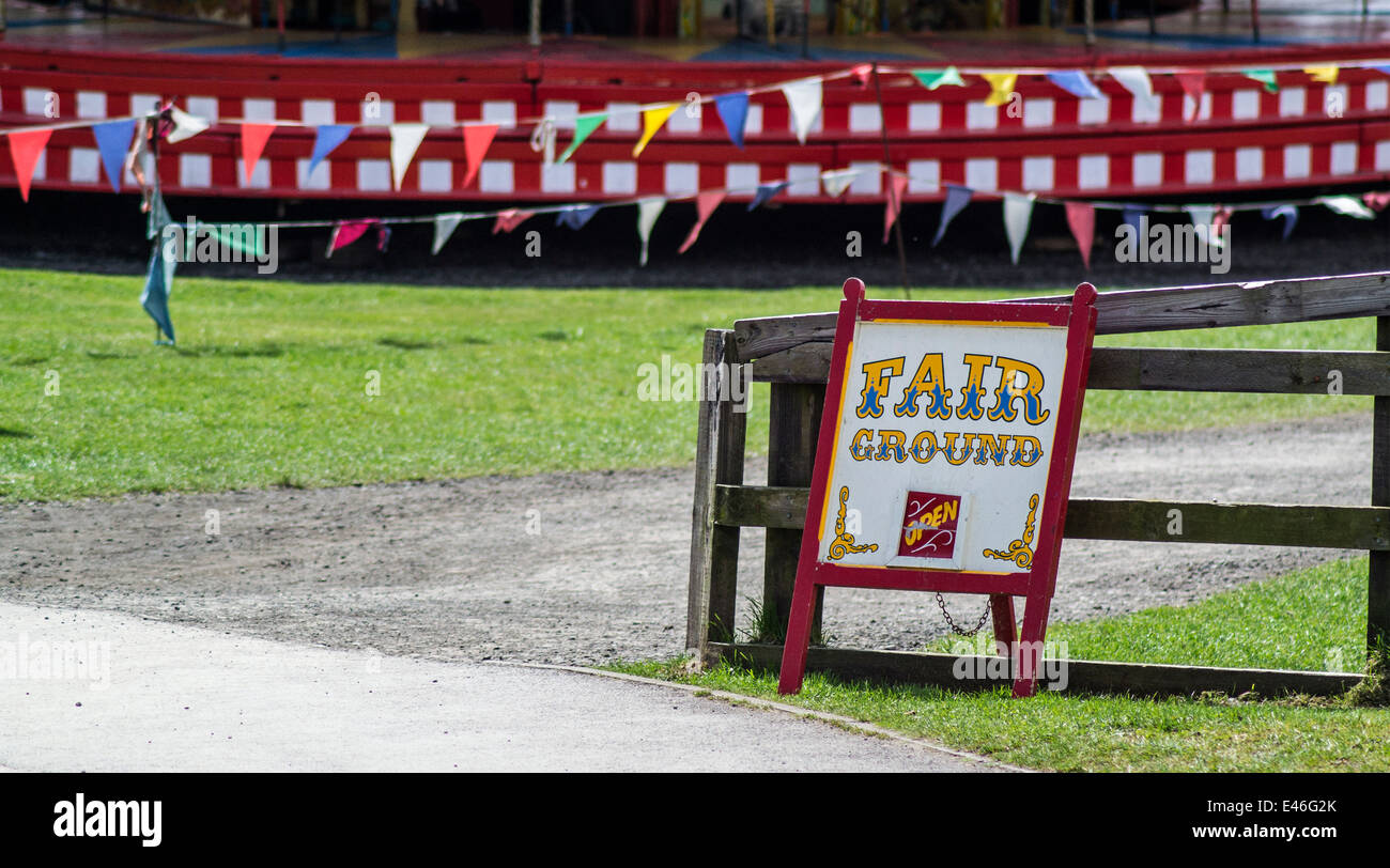 Coloured entrance sign board hi-res stock photography and images - Alamy