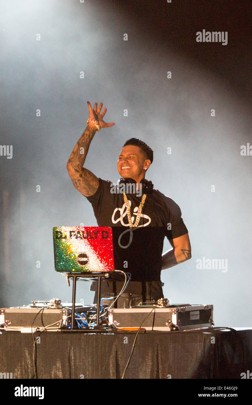 Dj Pauly D High Resolution Stock Photography and Images - Alamy