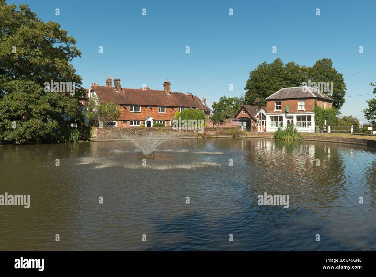 Goudhurst village kent england uk hi-res stock photography and images ...